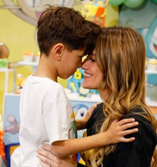 Who Is Enzo Busquets Sergio Busquets Son