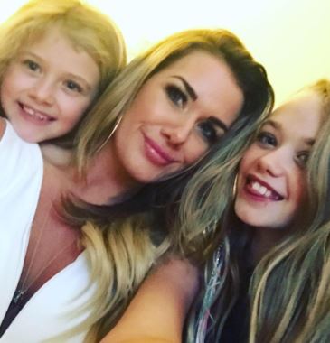 Victoria Thomson – Meet Stunning Wife Of Lyndon Dykes